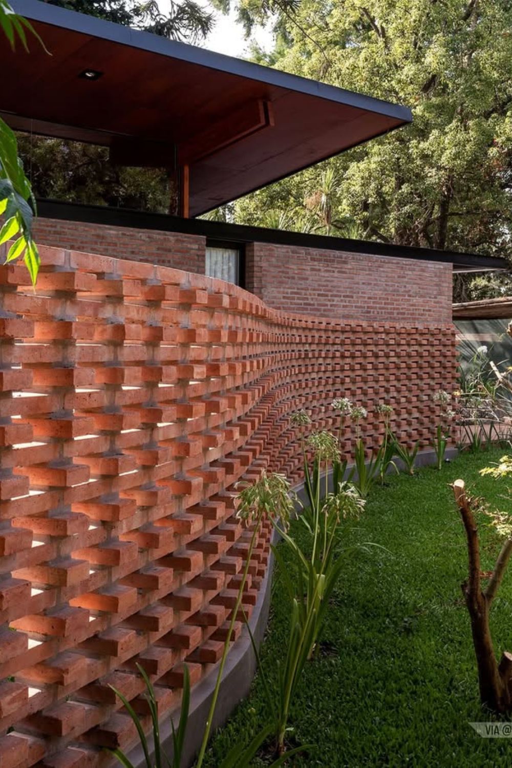 27 DIY Privacy Fence On A Budget for 2026 – Fizzy Flare