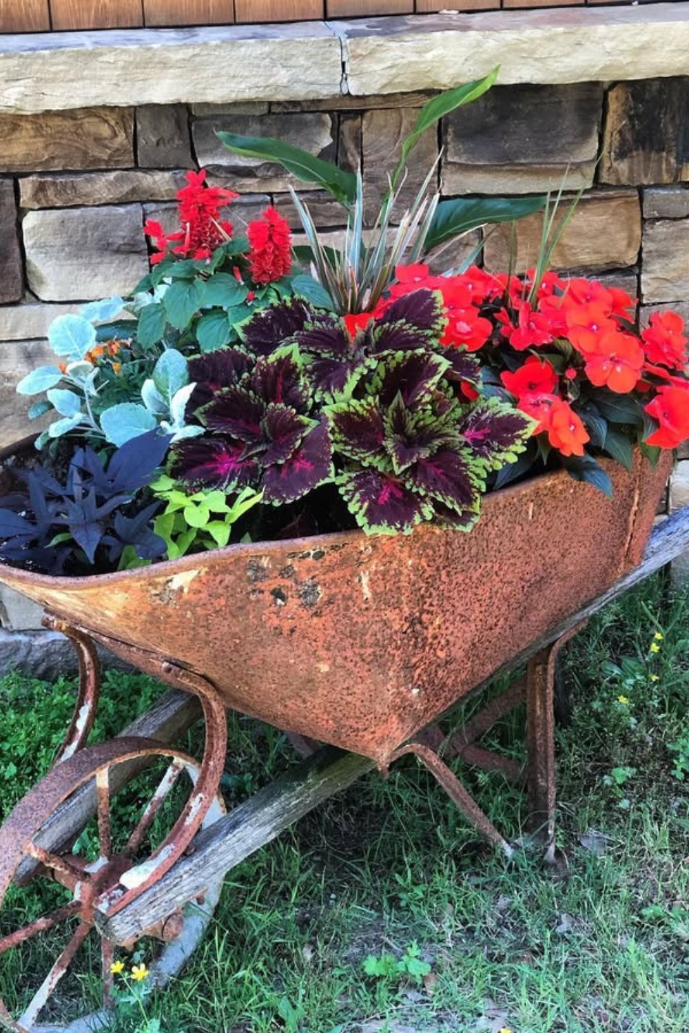 26 DIY Yard Decor Ideas for 2025 – Fizzy Flare